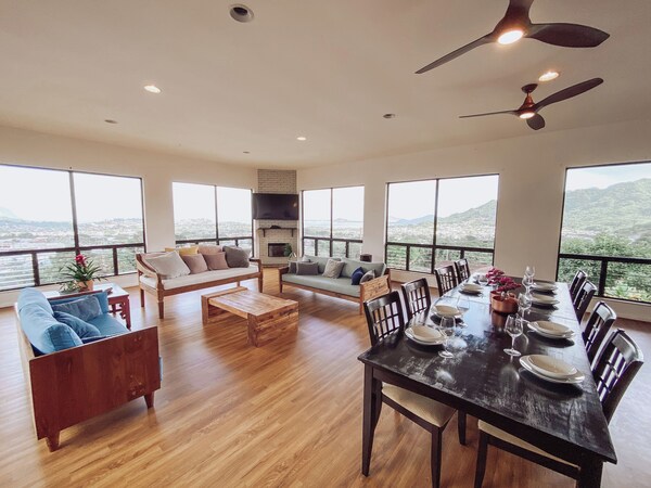 Panoramic Ocean & Mountain Views - - O‘ahu, HI