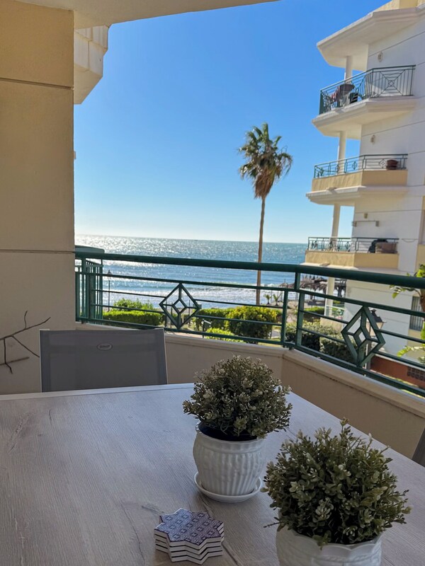 Appartement 'Club Oasis' Met Uitzicht Op Zee, Wi-fi En Airconditioning - Torrox