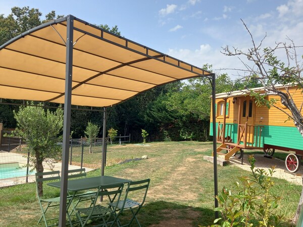 Josephine's "La Salamandre" Trailers - Sarlat-la-Canéda