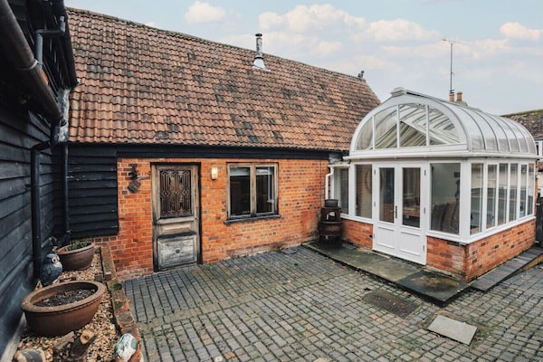 Aston Pottery - Pet Friendly - Henley-on-Thames