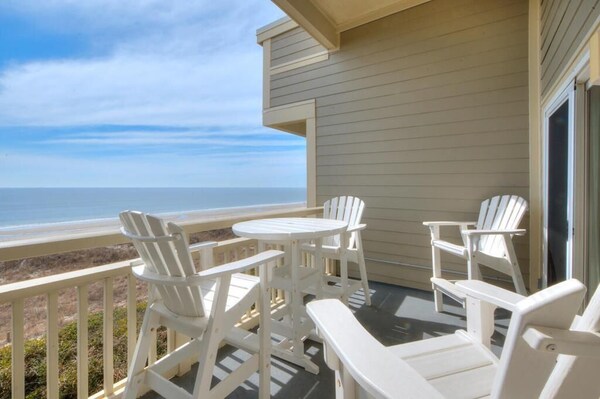 Beautiful 3 Bedroom 2 Bath Condo, Oceanfront With Ocean Views,  Sleeps 7 - Oak Island, NC