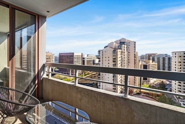Prime Location For Business Stay - Washington, DC