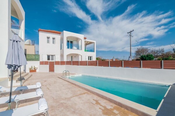 Coral Bleu Villa With Private Pool - Zakinthos