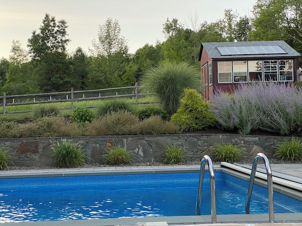 Chic 2-bedroom Apartment With Wifi, Ac In Charming Warwick - Monroe, NY