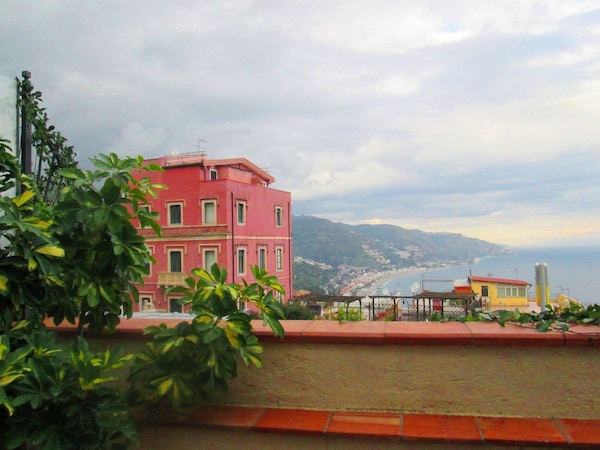 The Moors:your Loft Just Steps Away From The Entrance To The Charming Resort Town Of Taormina! - Taormina