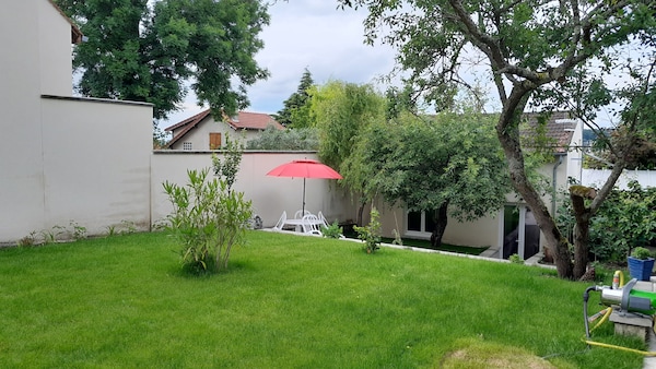 Le Laurier Blanc A 10 Min Du Parc Caillebotte Avec Sa Terrasse Pour Les Apéro - Brie-Comte-Robert
