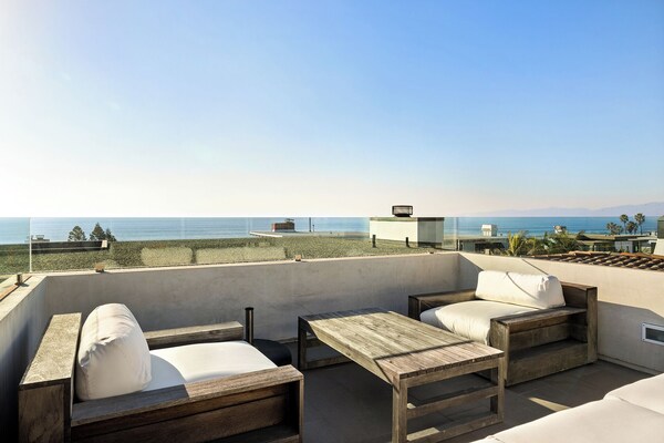 Spacious 4-bedroom Home In Manhattan Beach With Ocean Views - Redondo Beach, CA