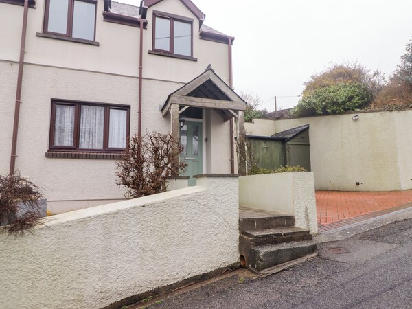 Cheriton, Pet Friendly, Character Holiday Cottage In Pembroke Dock - Wales