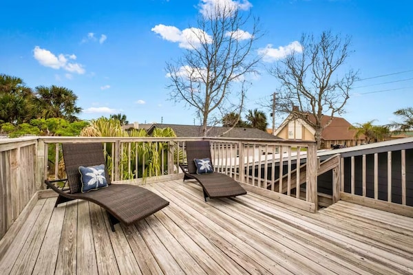 Coastal Retreat | Good Morning Rentals - Jacksonville Beach, FL