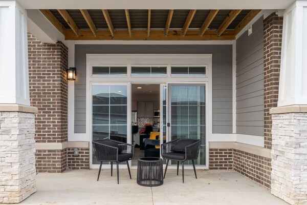 Cozy Lux Haven Whitestown - Traders Point, IN