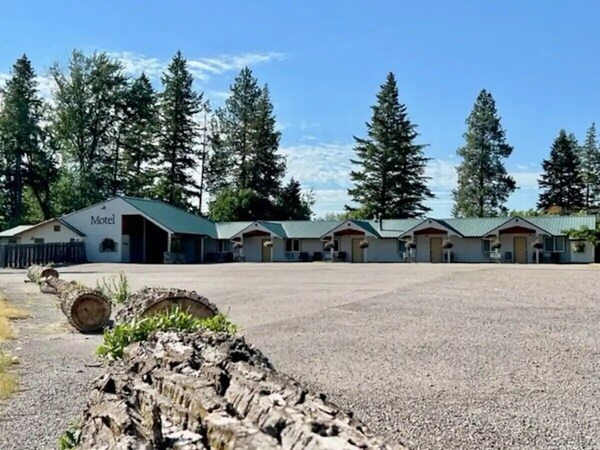 #22- 2 Queen Beds With Wifi And Ac In Charming Columbia Falls 20 Mi To Gnp - Columbia Falls, MT