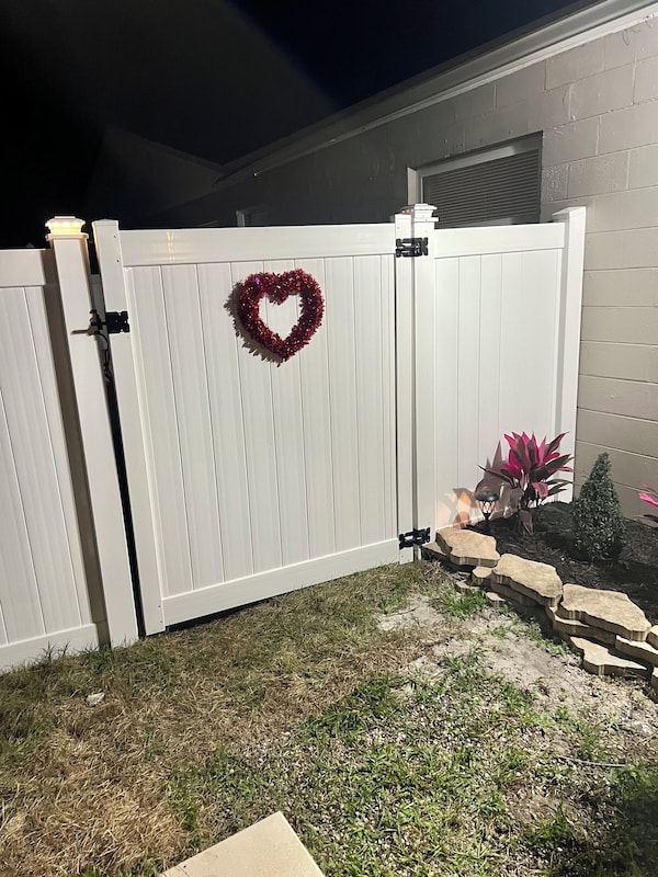 Enjoy Comfort And Privacy At La Suite Picasso Your Retreat In Deltona - Orange City, FL