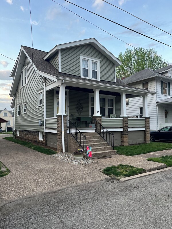 Completely Renovated 3-bedroom Home Conveniently Located In Wheeling, Wv - Wheeling, WV