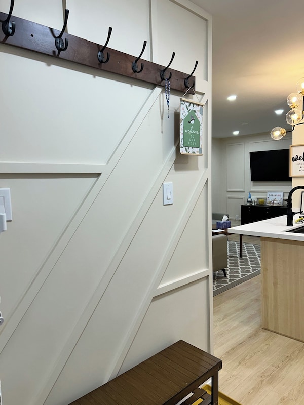 3 Bedroom Home Peaceful & Trendy, Near Airport - Caledon