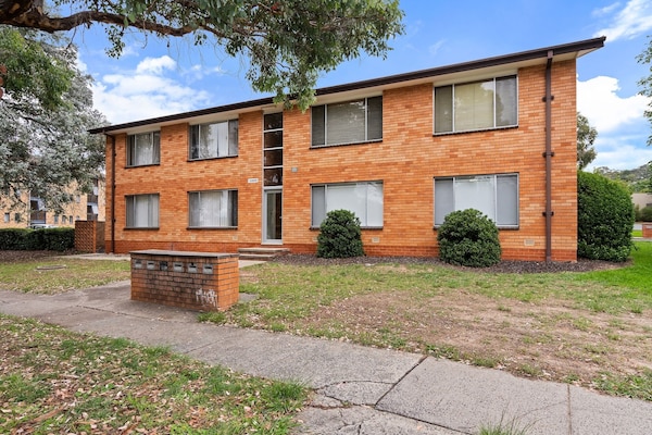 Comfortable 1-bed Retreat Near Canberra City - Canberra
