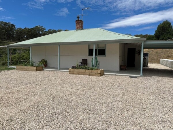 Adelaide Hills Farm Stay Charming Cottage - Crafers