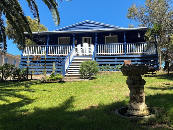 Walk To Shops/beach, Linen Supplied, Pet Friendly\n**5 Nights+ Special Pricing** - Venus Bay