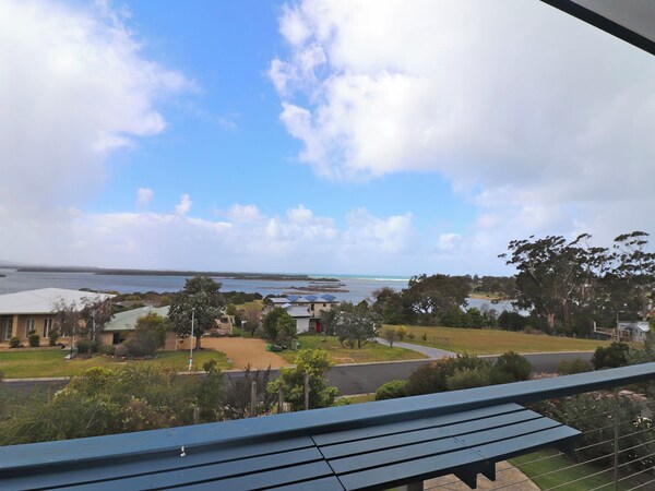 12 Raheen Drive, Mallacoota - Mallacoota