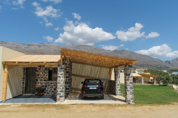 Cosy Villa Retreat With Mountain Views, Just 5 Minutes Away From The Beach - Plakias