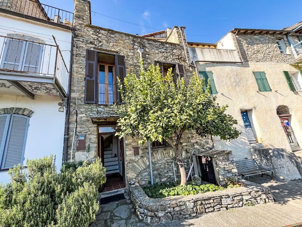 Atemberaubendes  Ferienhaus Für 4 Gäste Mit  W-lan, Terrasse, Panoramablick Und Parkplatz - San Lorenzo al Mare