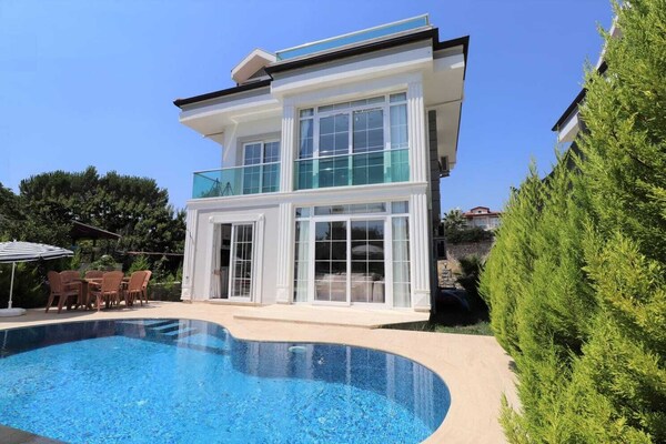 4-bedroom Private Pool Villa In Beautiful Fethiye öLüdeniz With Ac, Wifi - Ölüdeniz