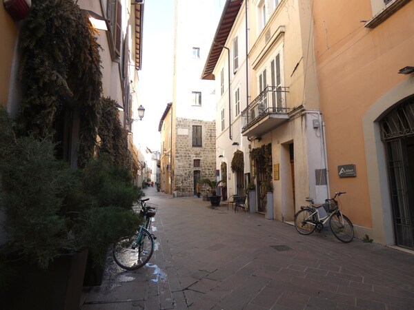I Escape To Umbria, Torre Barbarasa - Terni