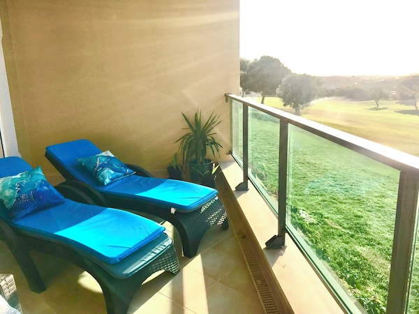 Stunning Bay Views Overlooking Championship Golf Course - District de Faro