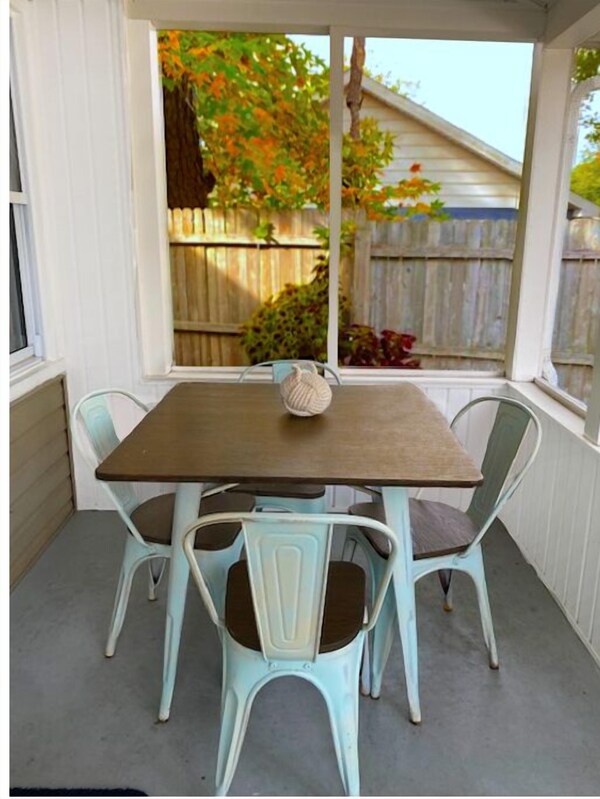 Charming 1-bedroom Cottage With Loft In Rehoboth Beach - Dewey Beach, DE