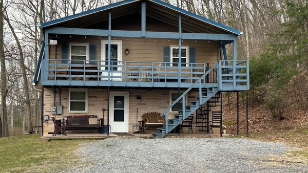 Charming 4-bedroom Cabin With Hottub In Peaceful Upper Tract With Wifi, Ac - Seneca Rocks, WV