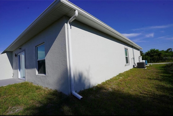 Brand New 3-bedroom House In Sunny Port Charlotte. - North Port, FL