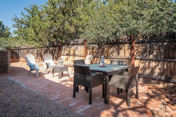 Peaceful Desert Retreat, Walk To Top Hiking Trails - Sedona, AZ
