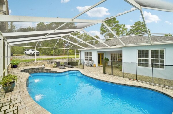 Azure Springs Retreat - Spring Hill