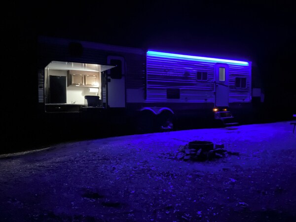Cozy 2-bedroom Rv With Wifi, Ac, In Charming Broken Bow - Broken Bow, OK