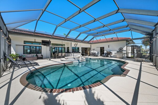 Spacious 4-bedroom, Harbor Acces On Canal, Fish Of The Dock Rv Parking Pool Spa - North Port, FL