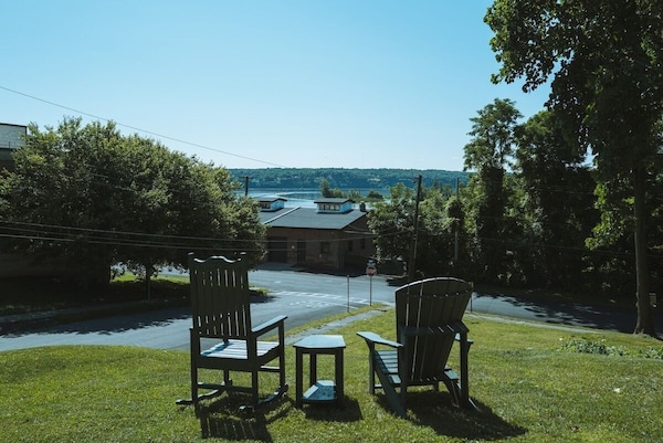 Charming Garden Apartment With Hudson River Views In Historic Downtown Kingston - Rhinebeck, NY