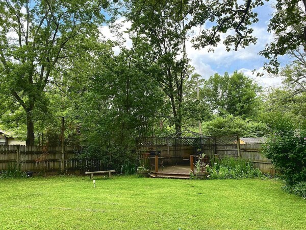 Spacious Home With Big Backyard - Little Rock, AR