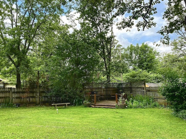 Spacious Home With Big Backyard - Little Rock, AR