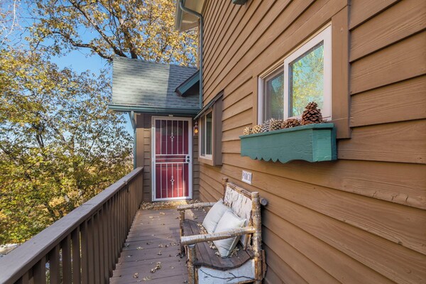 Bear Cabin At North Shore- Sunset Views & Lake Access! - Lake Arrowhead, CA