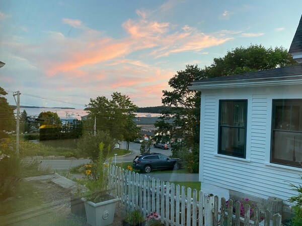Charming Spacious 2-bed Duplex, Water View In Beautiful Stonington With Ac, Wifi - Stonington, ME