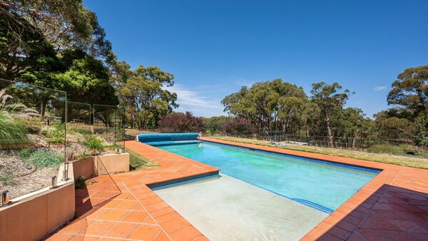Red Hill South Hideaway | Rural Luxe With Pool - Flinders