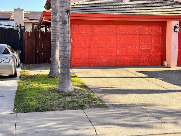 Beautifully Studio Apartment, Offering A Warm Ambiance With Modern Amenities. - Stockton, CA