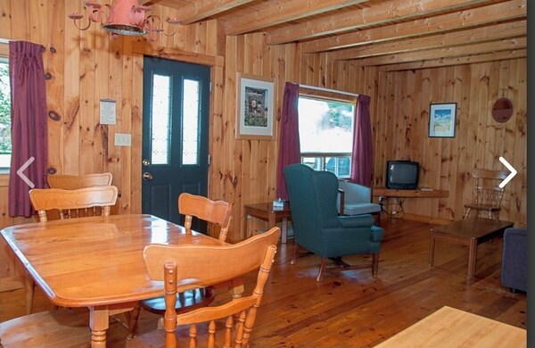 Water View 3-bedroom, 2-storey Cottage With Private Deck! - Cavendish