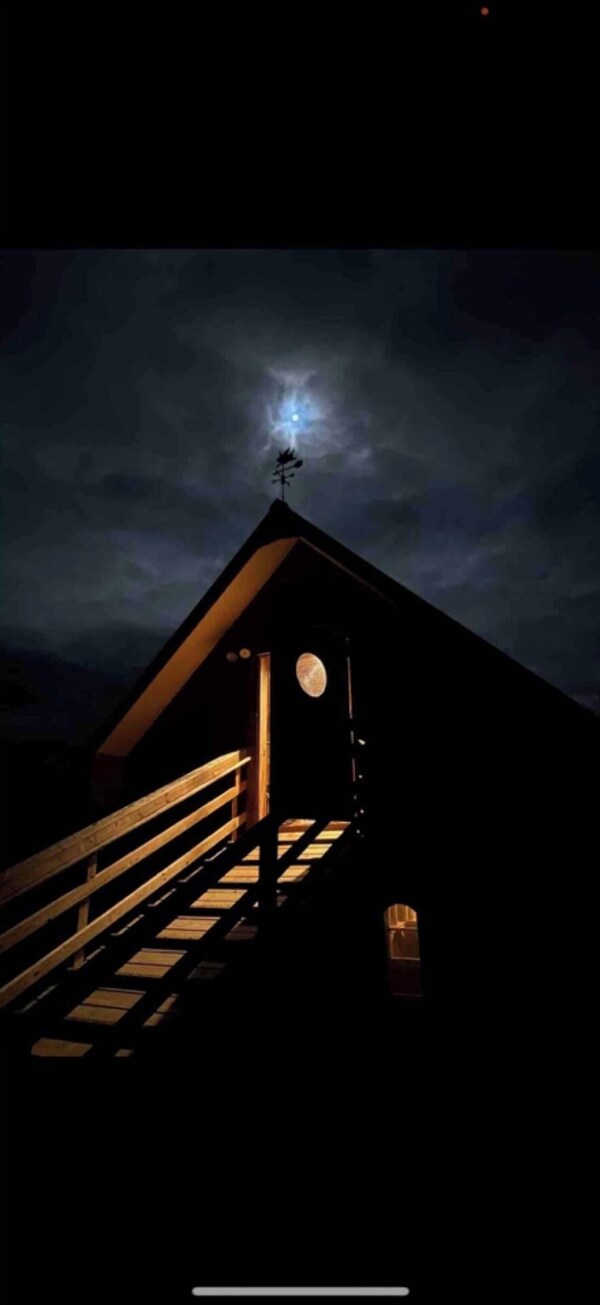 Genuine Farm Experience! Barn Loft On Organic Farmpet Pig And Chickens Below! - Maine