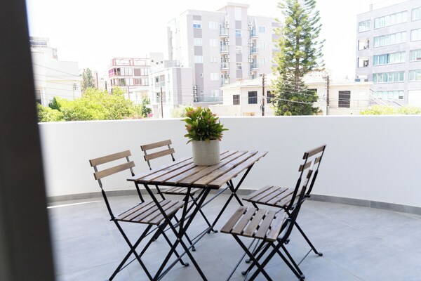 Wealthystays: Olympias 2br Flat Nicosia Centre - Nicosie