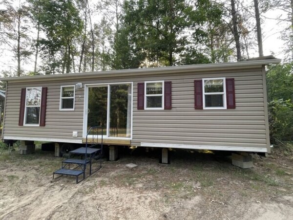 Rental Cabin #2 W/ King Bed - Wisconsin Dells, WI