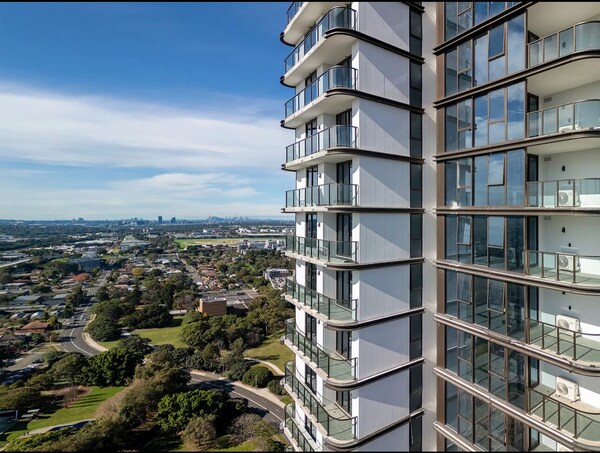 Luxury High-rise Escape In Parramatta - Parramatta