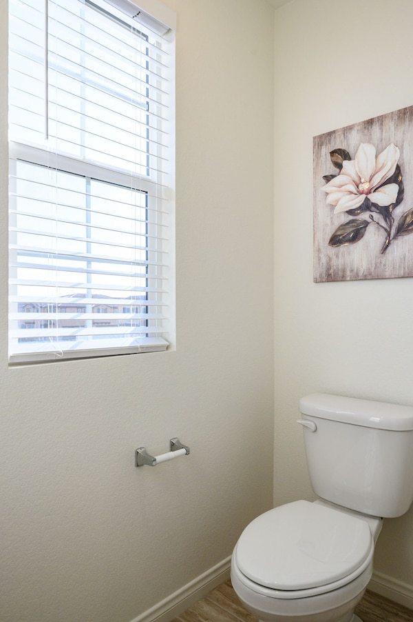 Close To Business District/airport/free Way - Fontana, CA