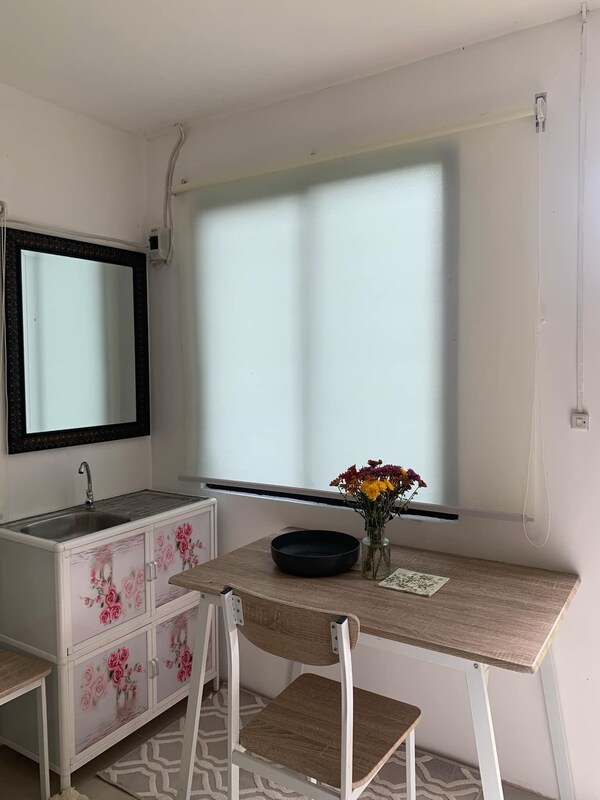 Bautista Rental. Fully Furnished. Free Wifi Access And Parking Space. - Alcoy