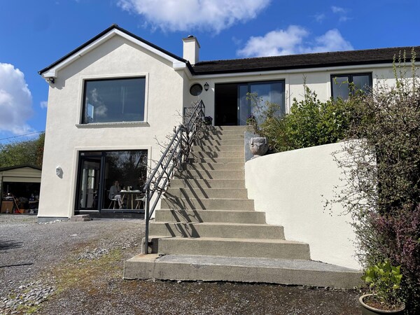 Lakeside Apartment Retreat In Oughterard Connemara - Mayo