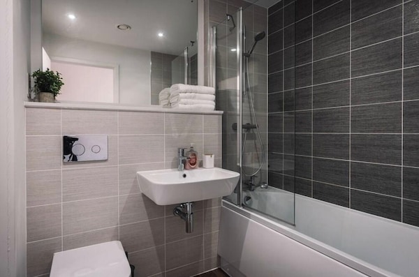 City Centre Appt-sleeps 5-free Parking & Free Wifi - Villa Park